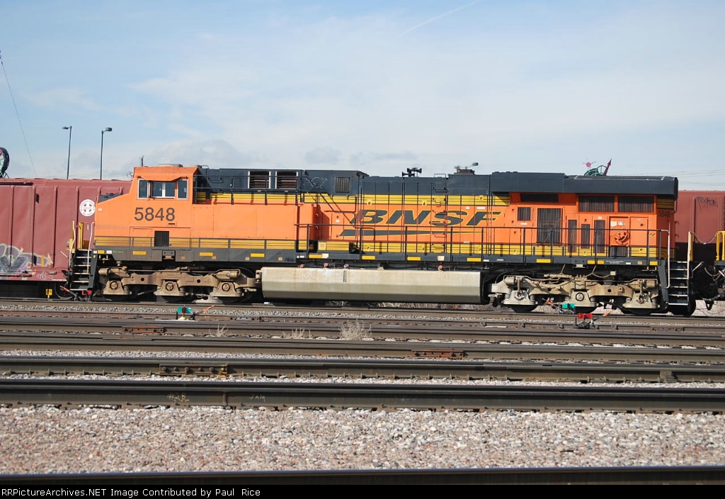 BNSF 5848